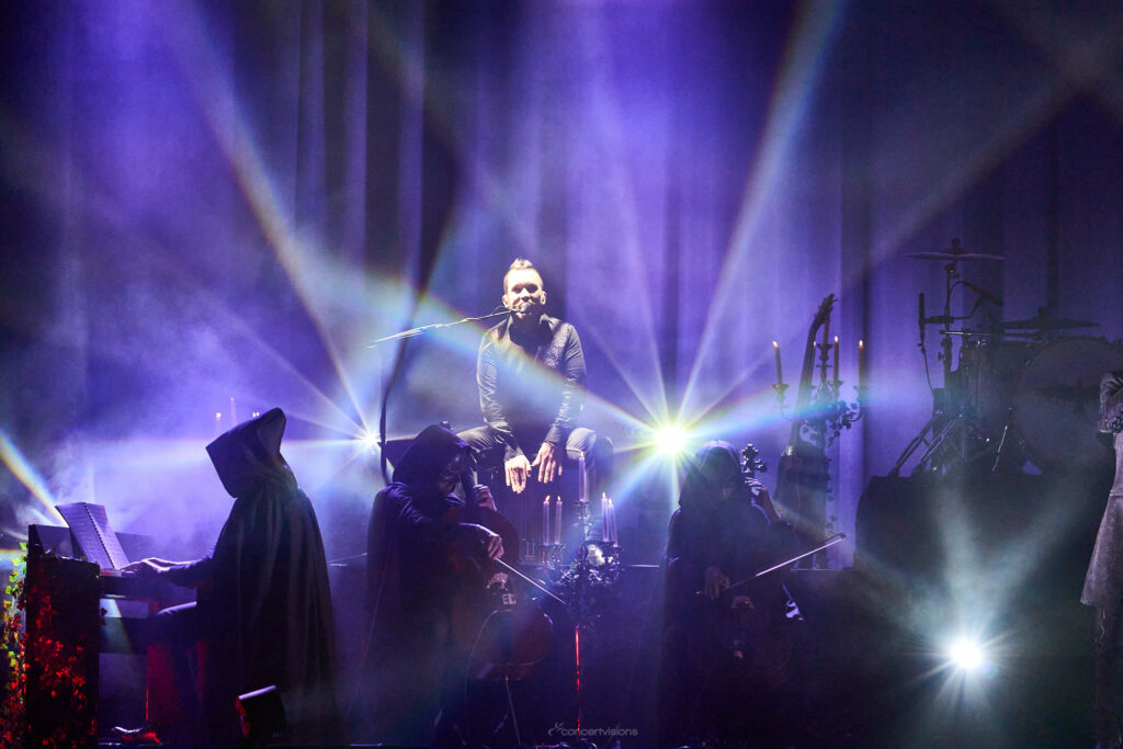 Mono Inc. - die Symphonic Tour macht Halt im ausverkauften Schlachthof ...